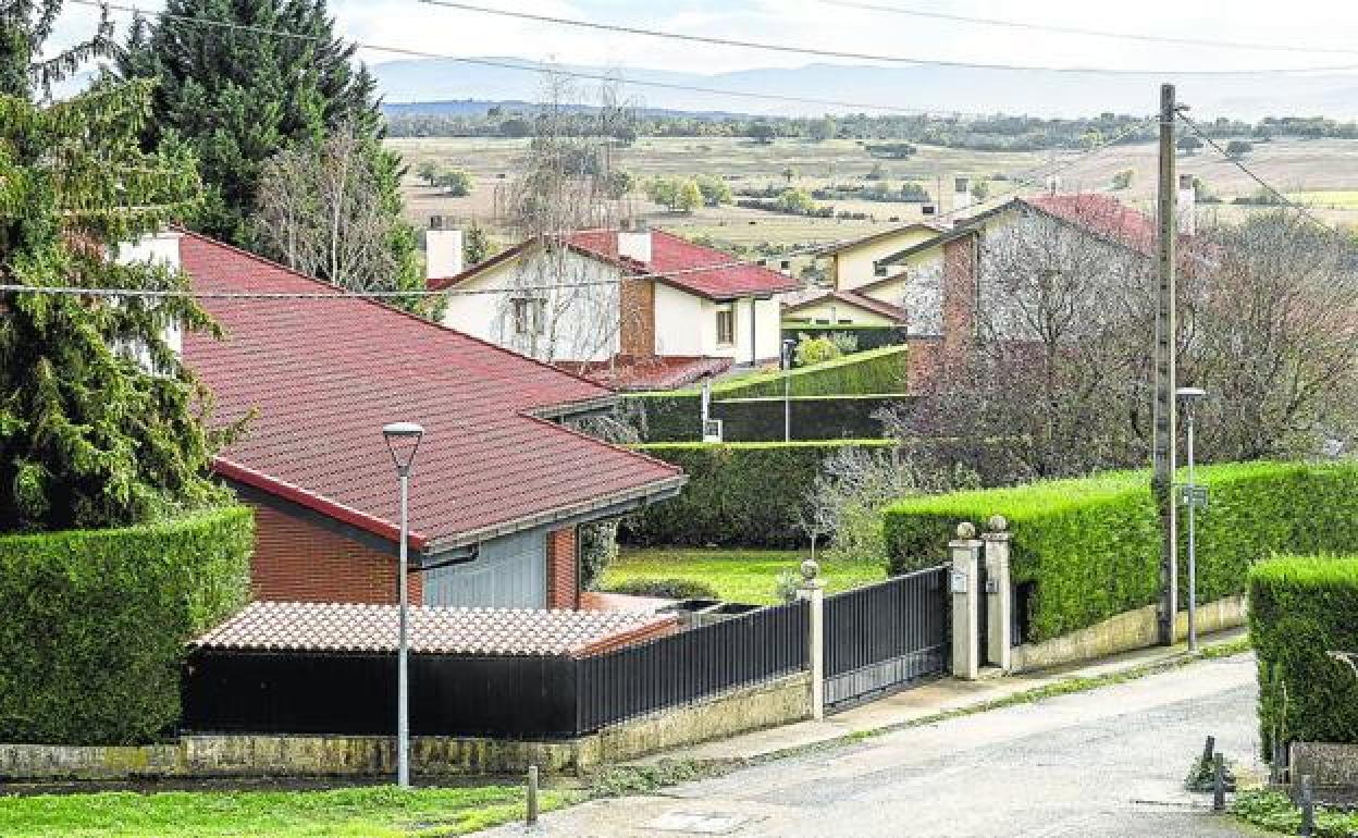 Los vecinos de Zigoitia se movilizan ante la creciente oleada de robos en viviendas | El Correo